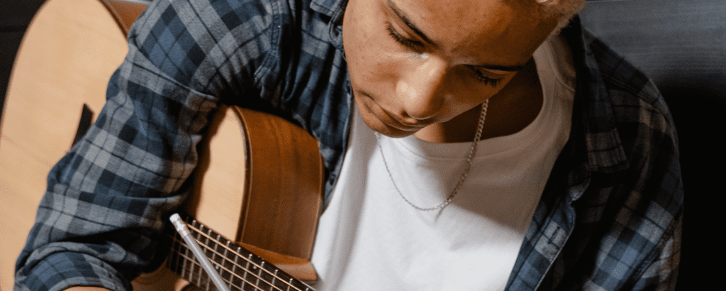 Trending Lyrical Themes in 2022 - Songwriters Guide