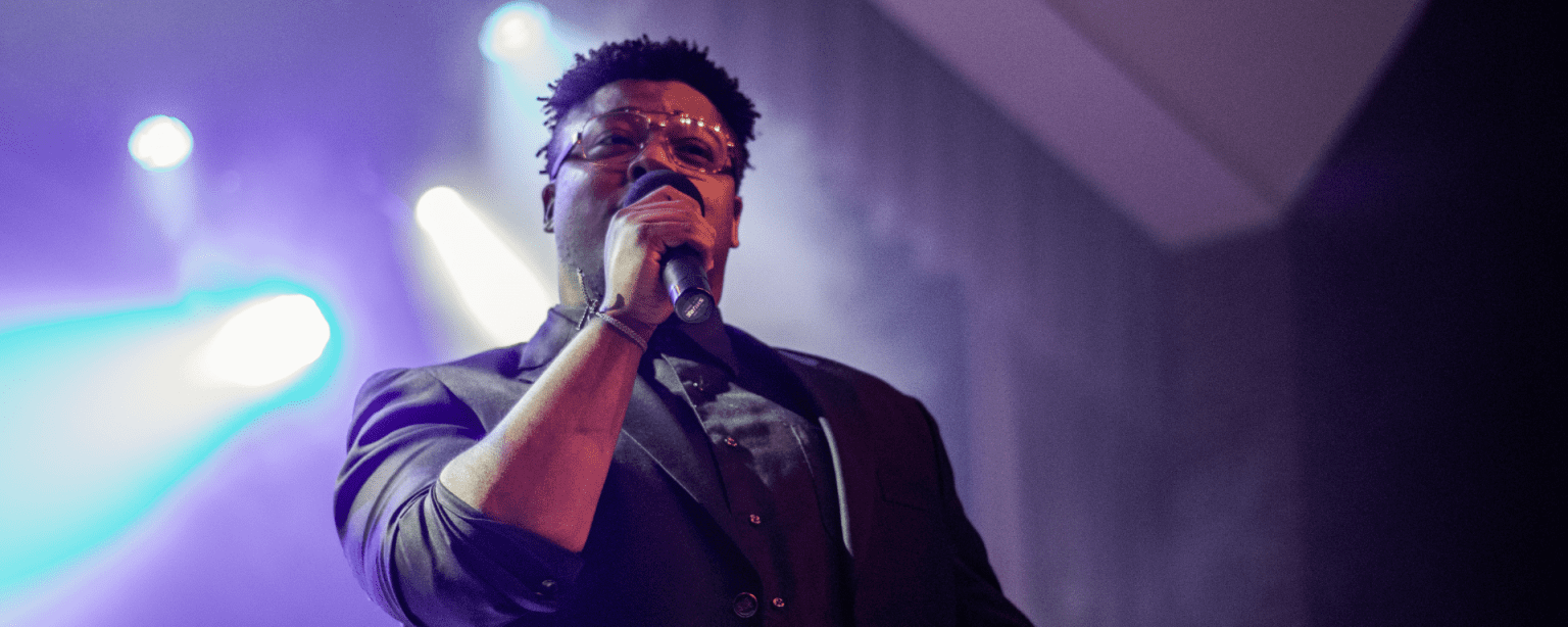 The Benefits of Performing Live - Songwriters Guide - Songwriting beginners