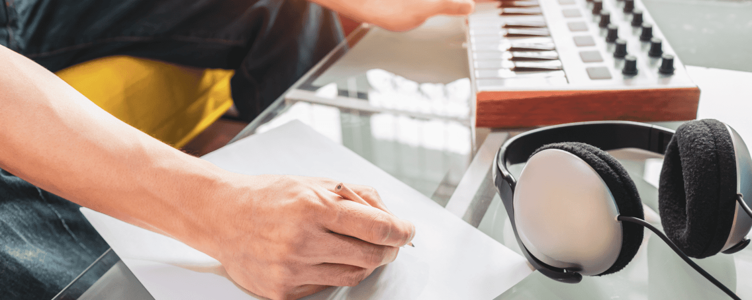 A Guide for Writing Punchy Lyrics - Songwriters Guide